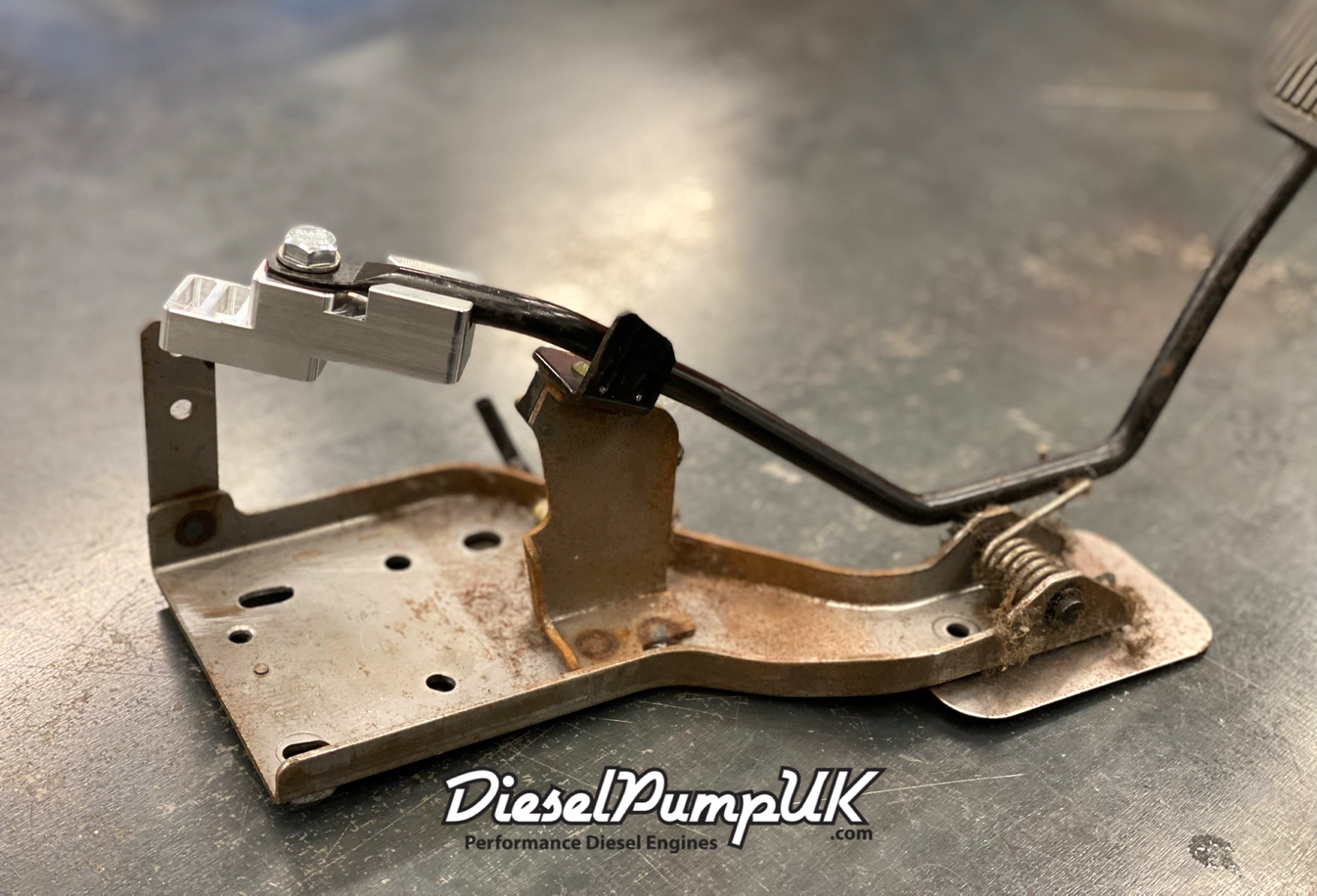 Nissan Patrol Throttle Cable Bracket – DieselPumpUK Shop